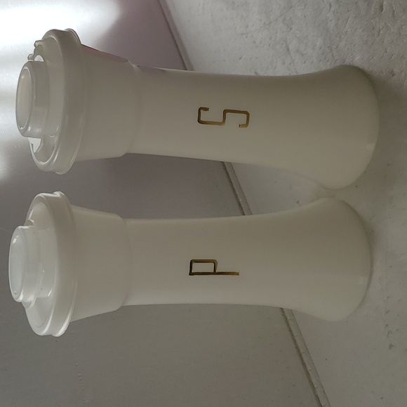 Tupperware | Kitchen | Tupperware Salt Pepper Shakers 7835 71837 65 ...